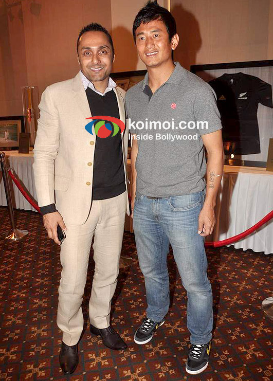 Rahul Bose at sports memorabilia auction - Koimoi