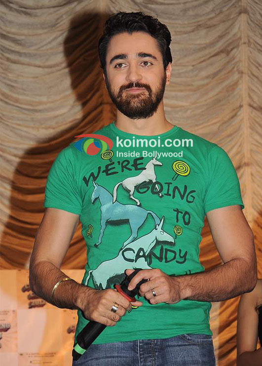 Kareena, Imran & Rahman At National College Fest - Koimoi