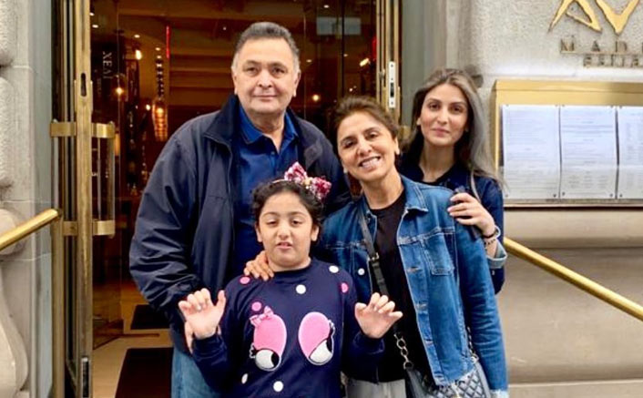 Rishi Kapoor Shares Family Photo With Neetu And Riddhima Kapoor In NYC