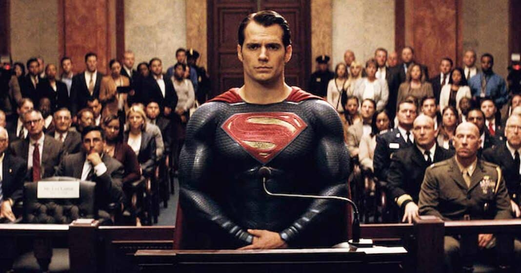 Henry Cavill Is ‘100% Back’ As Superman! Industry Insider Claims DCEU ...