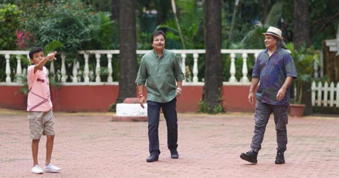 Taarak Mehta Ka Ooltah Chashmah Team Celebrates Gujarati Film Chhello ...