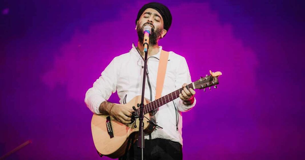 Arijit Singh Fans Injured, Blast His Concert Management Team: "8000 ...