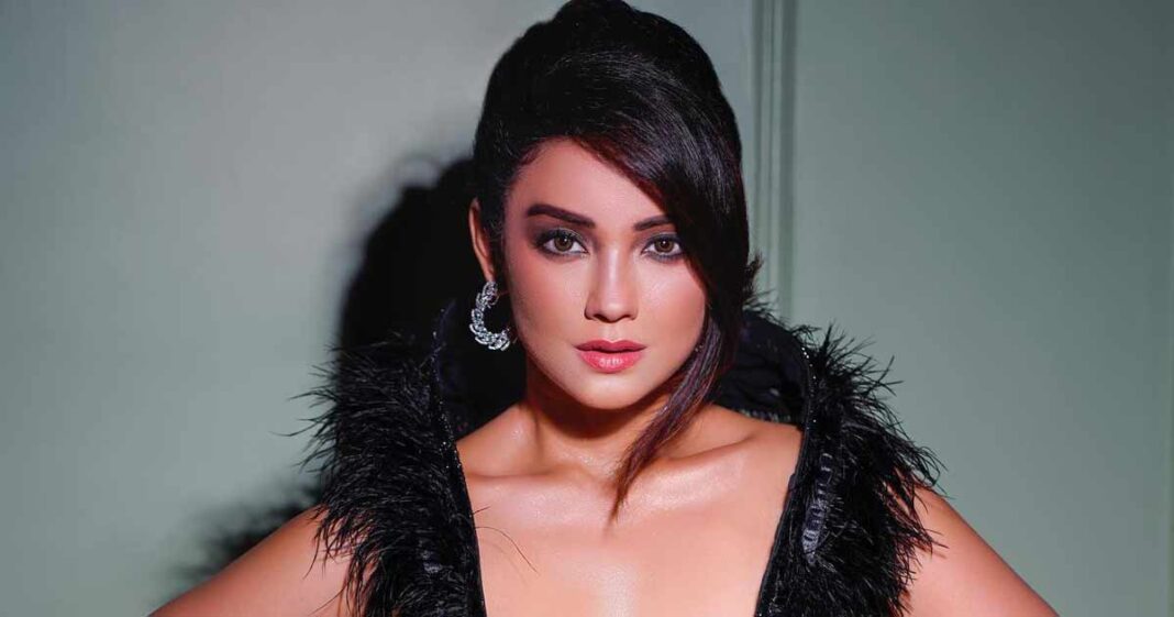 Hasratein: Adaa Khan Reveals Playing Karuna Was Challenging, Adds "My ...