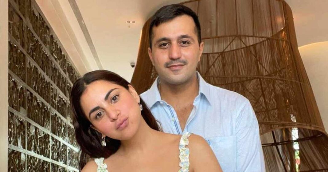 Shraddha Arya Saved By Husband From Almost Tripping In Viral Video, Netizens Troll "Itna Kyu ...