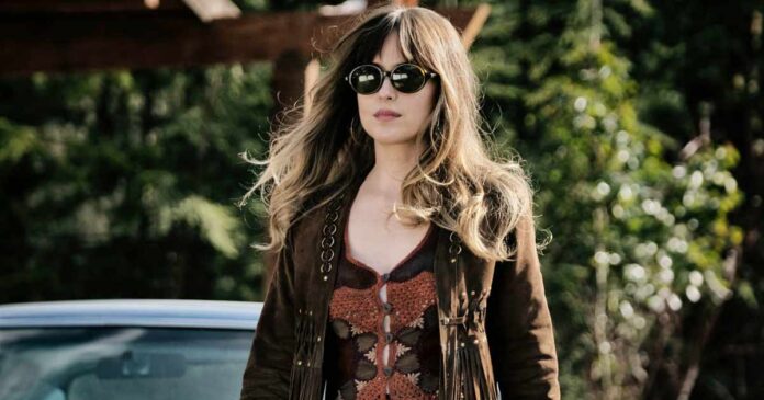 When Dakota Johnson Looked Drop Dead Gorgeous In A White Lacy Cut-Out ...