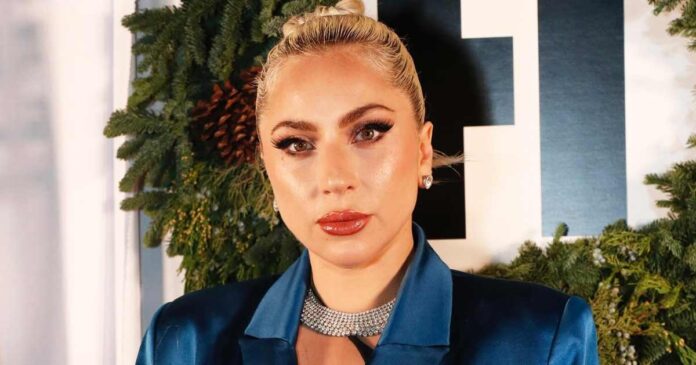 When Lady Gaga Arrived At A Pizza Shop Wearing A Br* But Stripped It ...