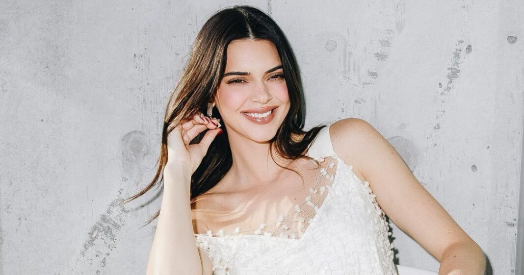 Kendall Jenner Goes N*de Leaving Nothing To Imagination Flaunting Her ...