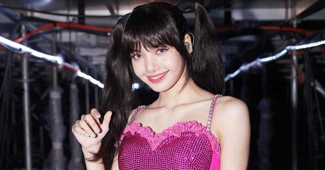 BLACKPINK's Lisa's Reaction To A Fan Proposing To Her With A White Veil ...