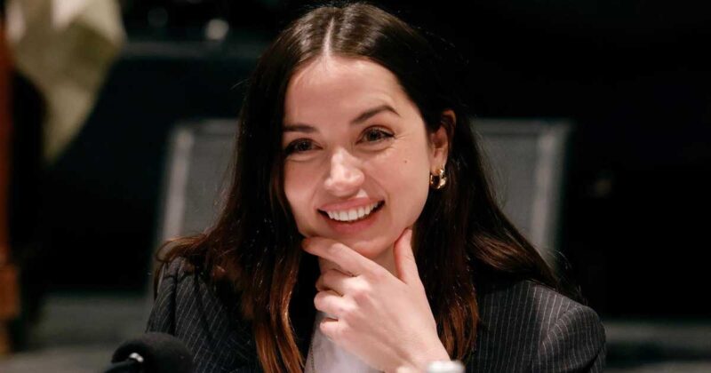Ana De Armas Says "Could I Be Any Better At English?" Imitating ...