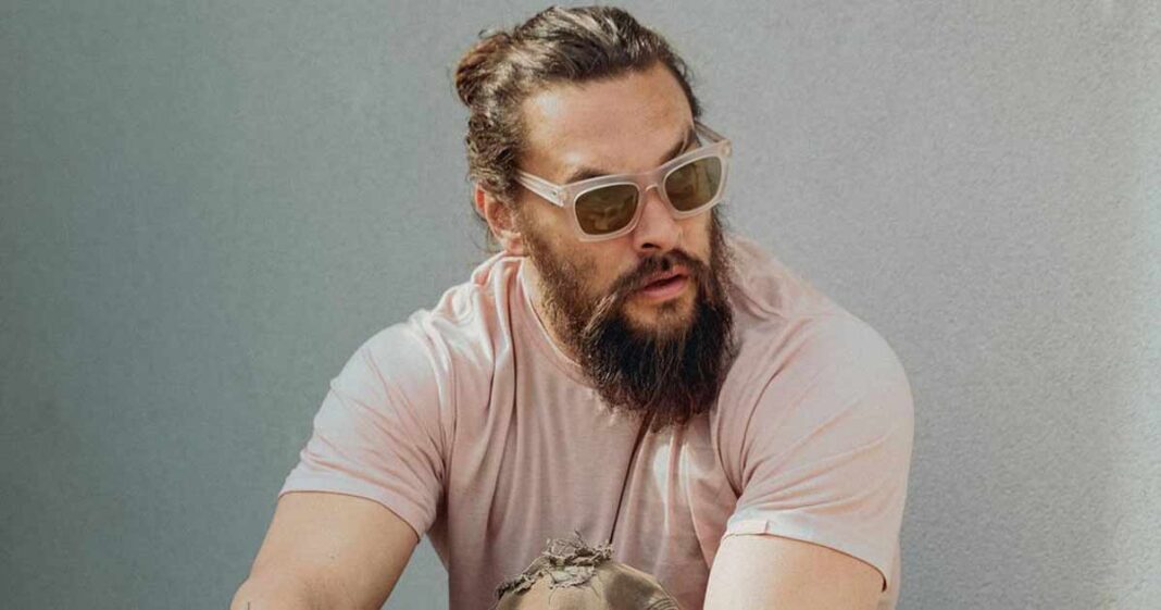 Jason Momoa Goes All N*de Putting His 'Aquaman' Figure On Display ...