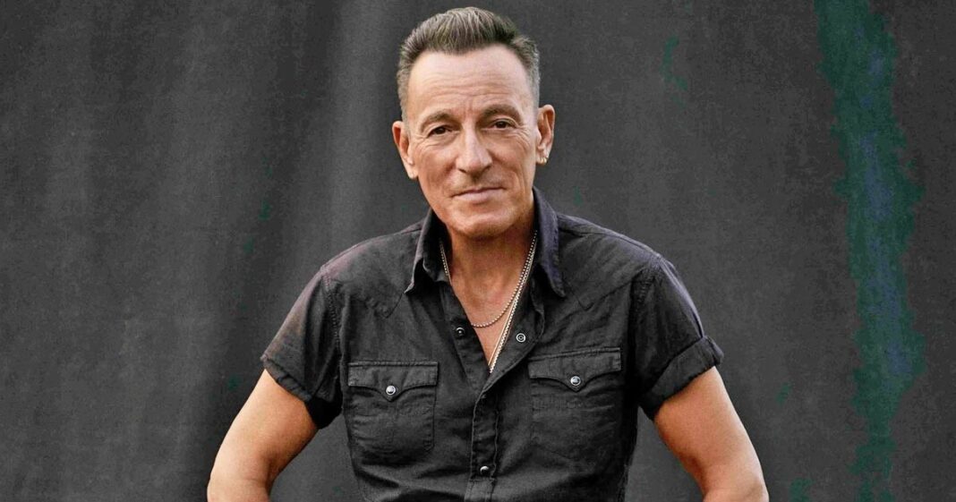 Bruce Springsteen Accidentally Falls On Stage & Jokingly Said ...
