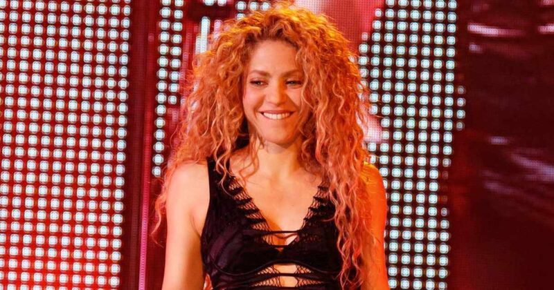 Shakira’s Throwback Pic From The 90s Goes Viral Where She's Working On ...