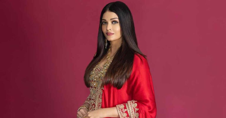 Aishwarya Rai Bachchan’s Old Clip Of Walking The Ramp Mostly ‘Braless ...