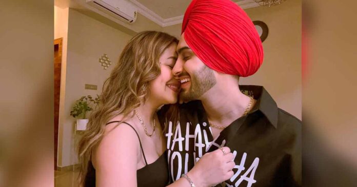 Neha Kakkar Gets Spotted Yet Again Without Husband Rohanpreet Singh At ...