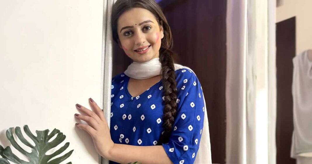 'Hamari Bahu Silk' Fame Chahat Mani Pandey Joins Politics Aiming To ...