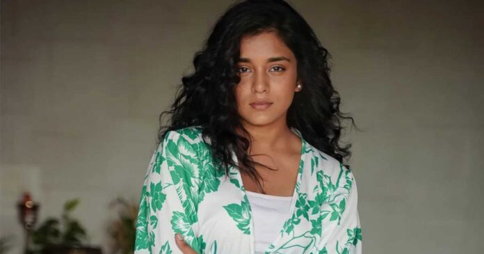 Kavya First Look Is Out! Sumbul Tauqeer Khan Is A Powerful Yet A Humble ...