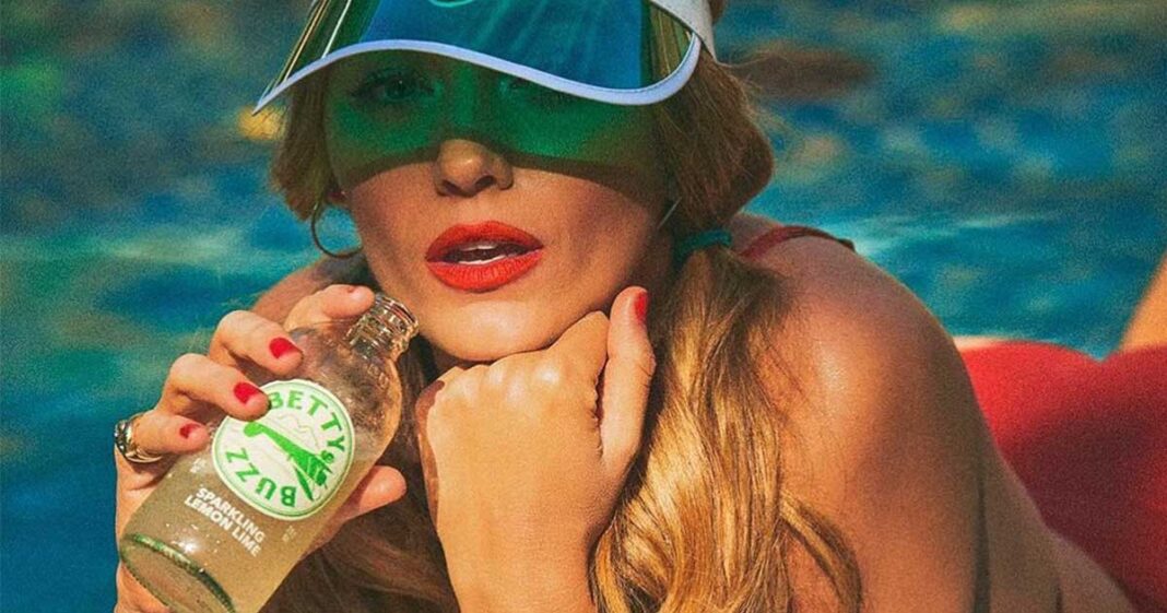 Blake Lively Slips Into A Sizzling Red Bikini, Flaunting Her S*xy Curves & B*sty Cl*avage Being ...