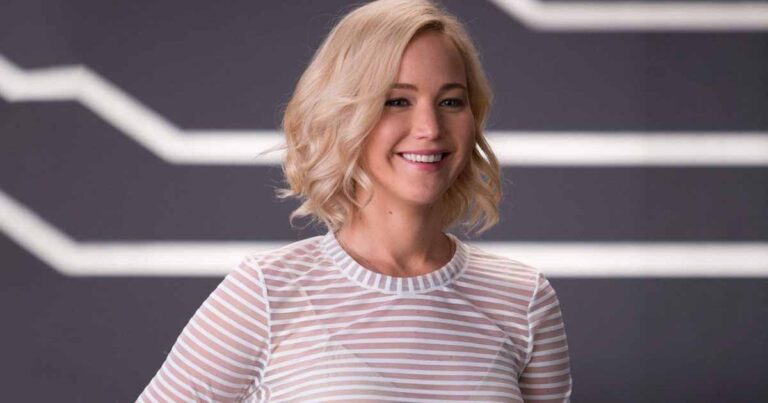 When Jennifer Lawrence Continued To Flaunt Her Side Bb At A Live 8642