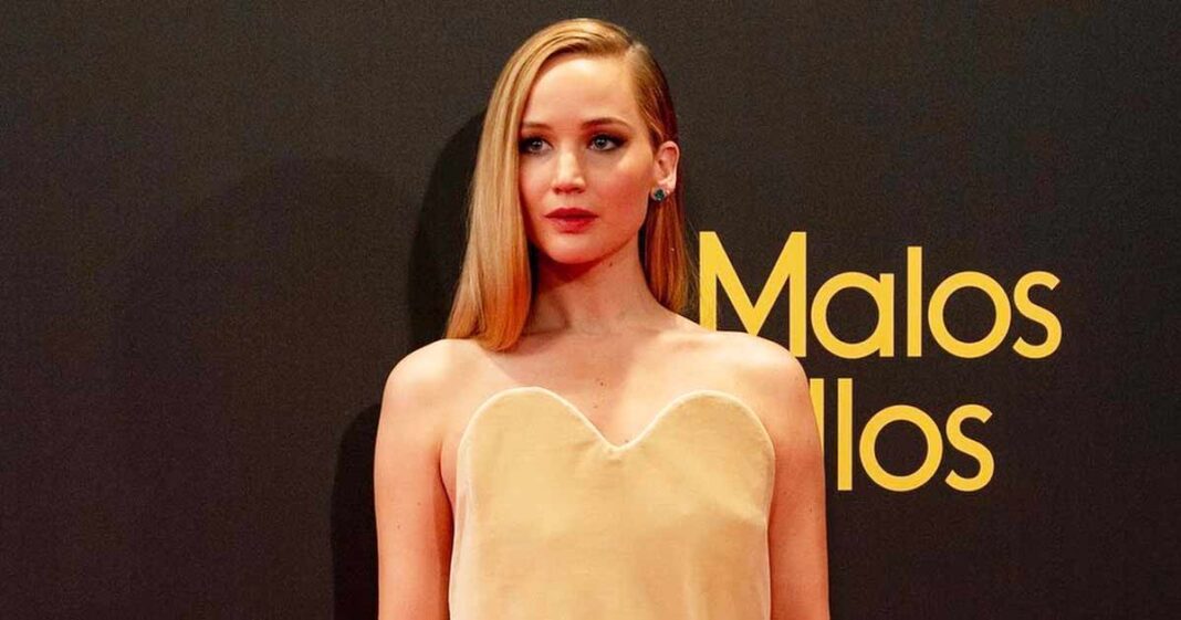 Jennifer Lawrence Hilariously Jabs At Mike Pence At GLAAD Media Award ...