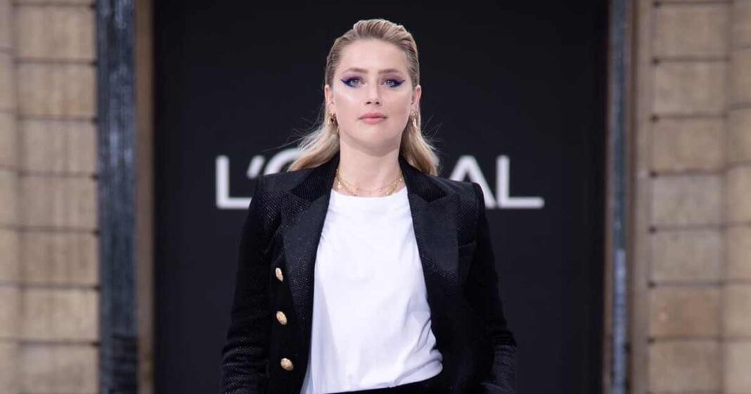 Amber Heard Once Put Her Fans In A Trance Wearing A Backless Black ...