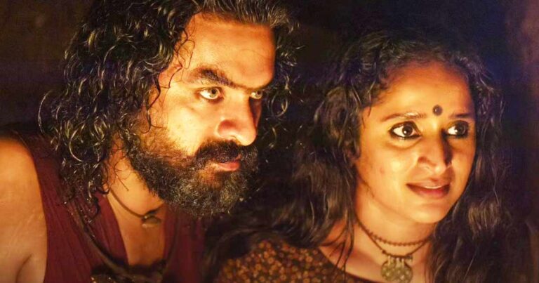 Ajayante Randam Moshanam Box Office Worldwide (24 Days): Tovino Thomas ...